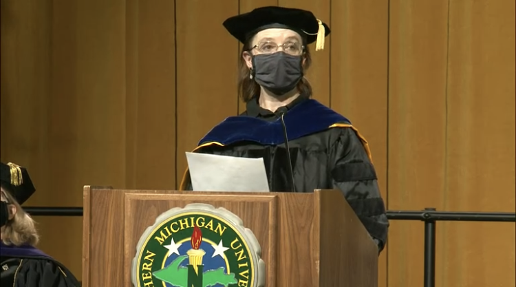 NMU holds commencement | News, Sports, Jobs - The Mining Journal